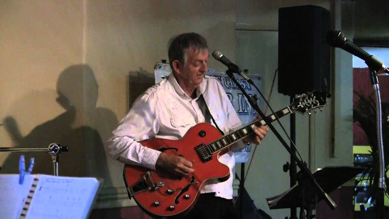 Russell Bayne and the all Stars "Maria Elena" - YouTube