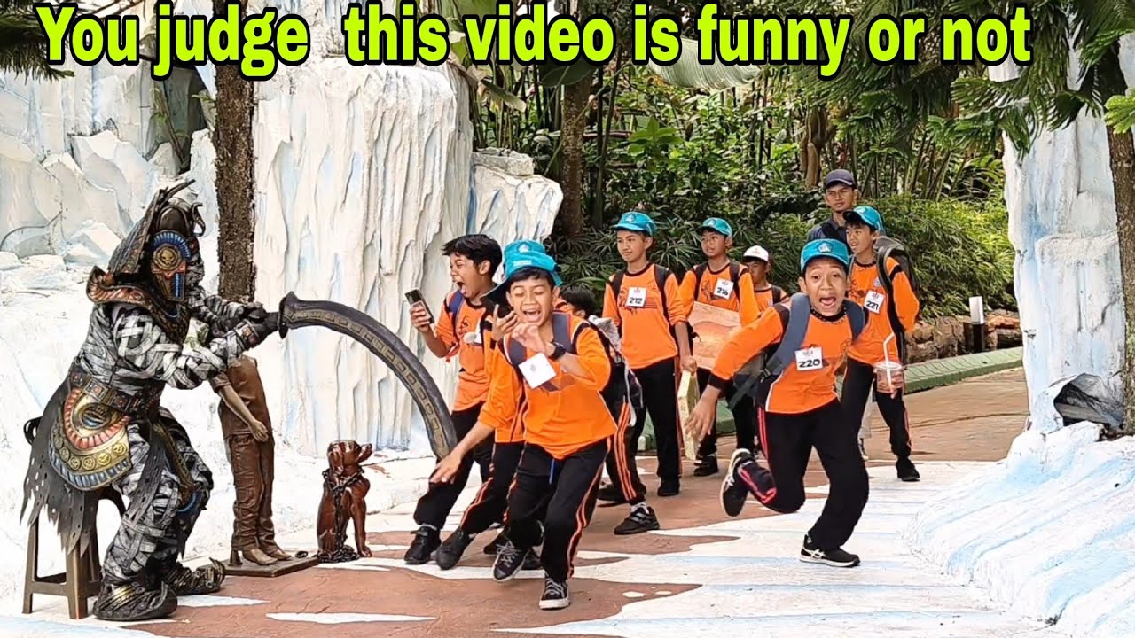 #cowboy_prank in Indonesia. Super funny reactions. lalucon statue prank ...