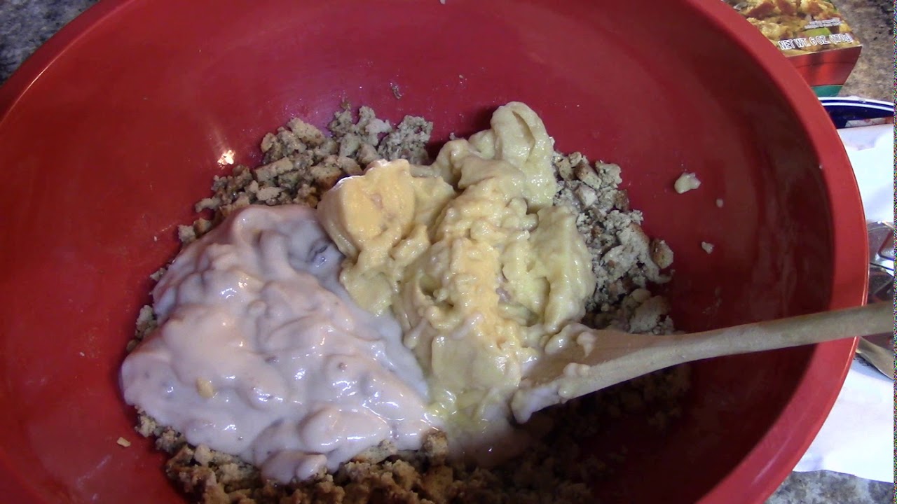 Susan Makes an Easy Broccoli Casserole - YouTube