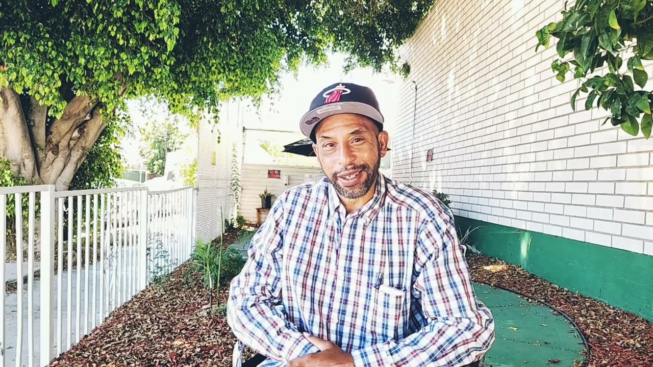 EXCLUSIVE LIMEHOOD PIRU FINGERS AKA CARLTON BATES #pirus #limehood # ...