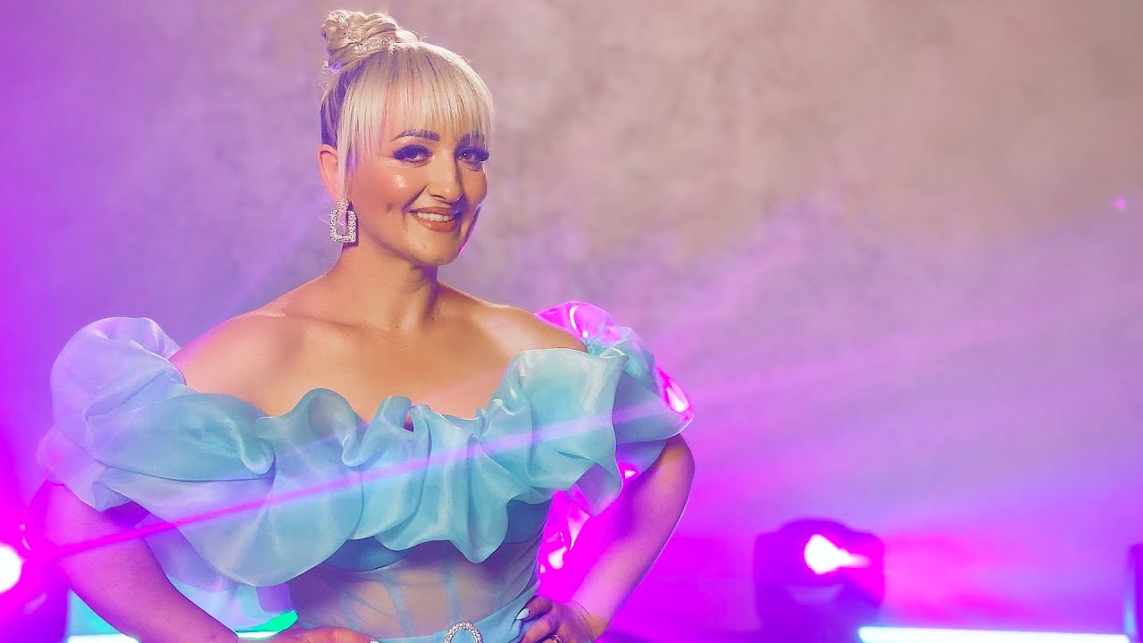 Delia Molnar - Dansul nasilor - YouTube