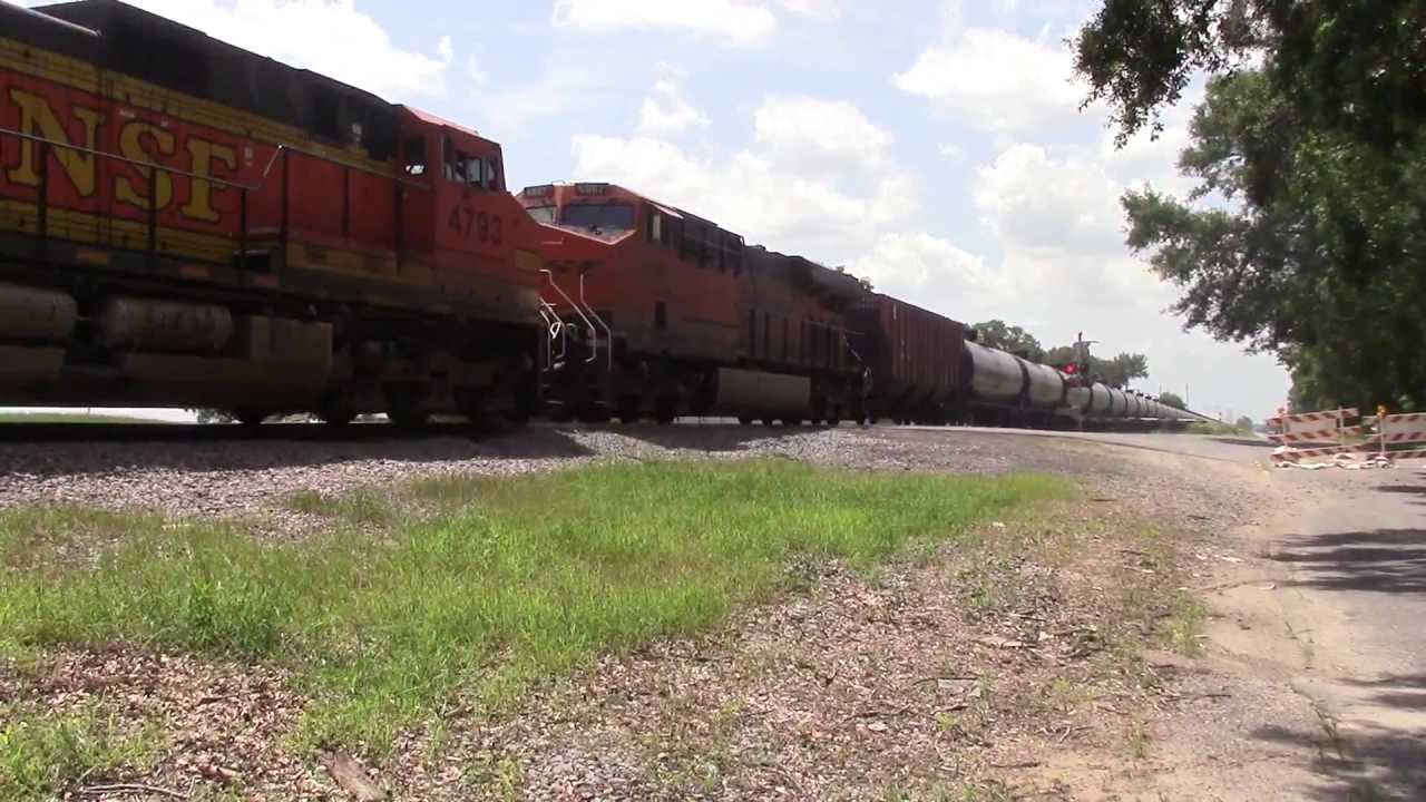 BNSF 4495 (C44-9W) @ Livonia,La - YouTube