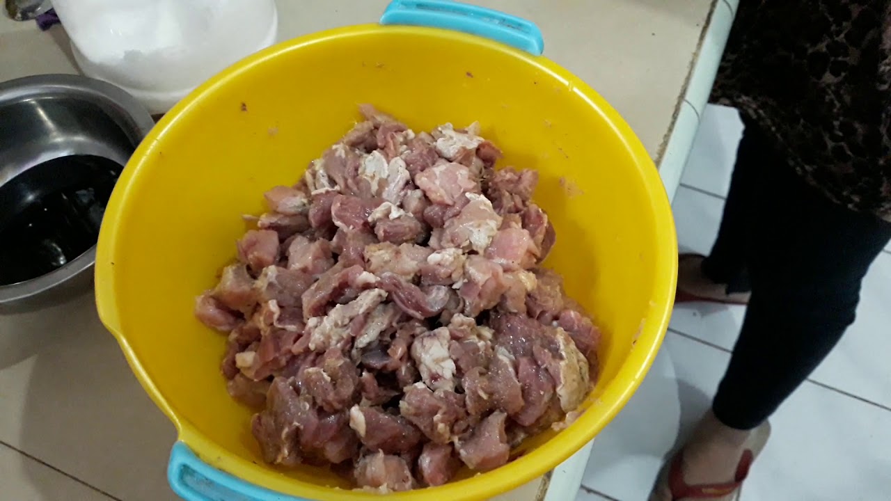 cara membuat daging krecek - YouTube