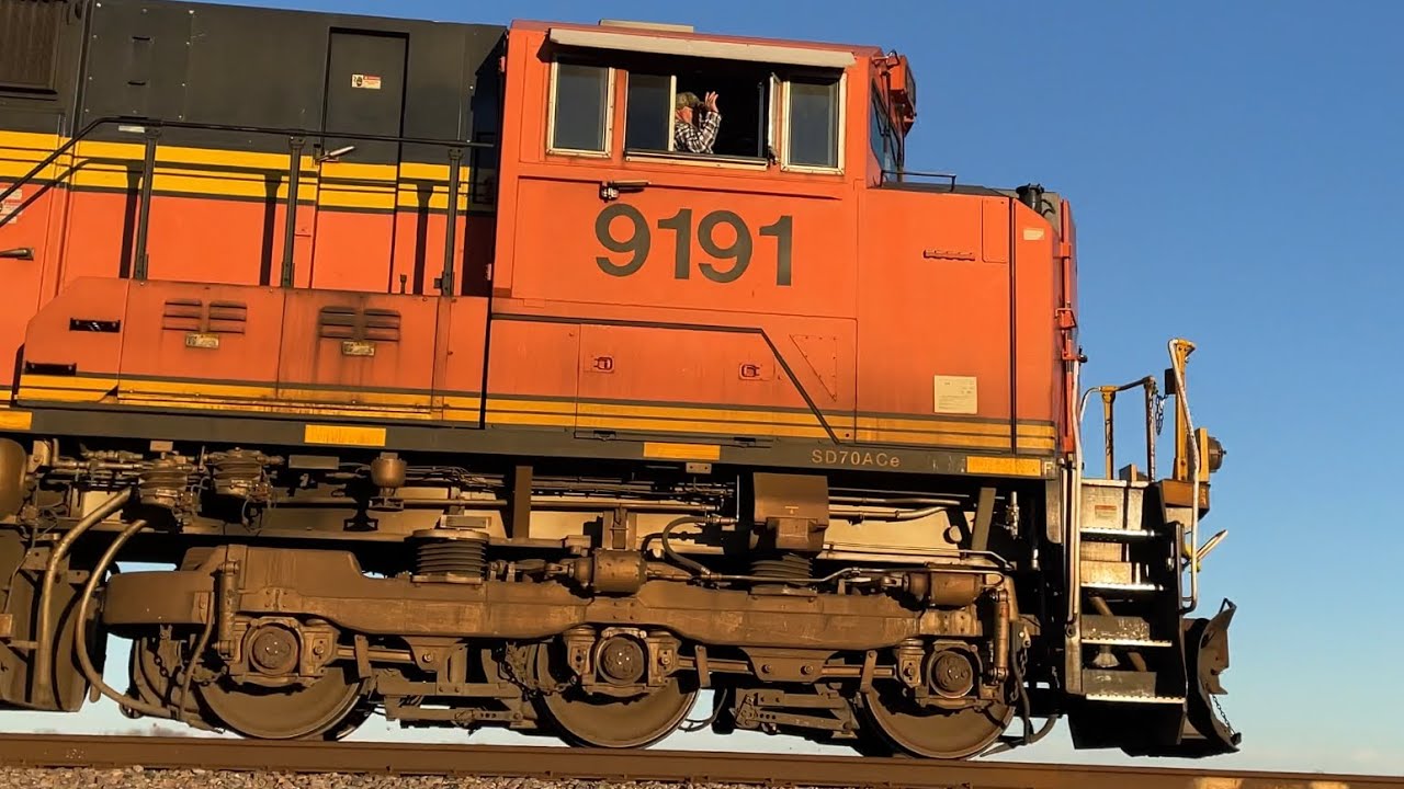 A few trains on the Hannibal sub 10/29/22-11/5/22 - YouTube