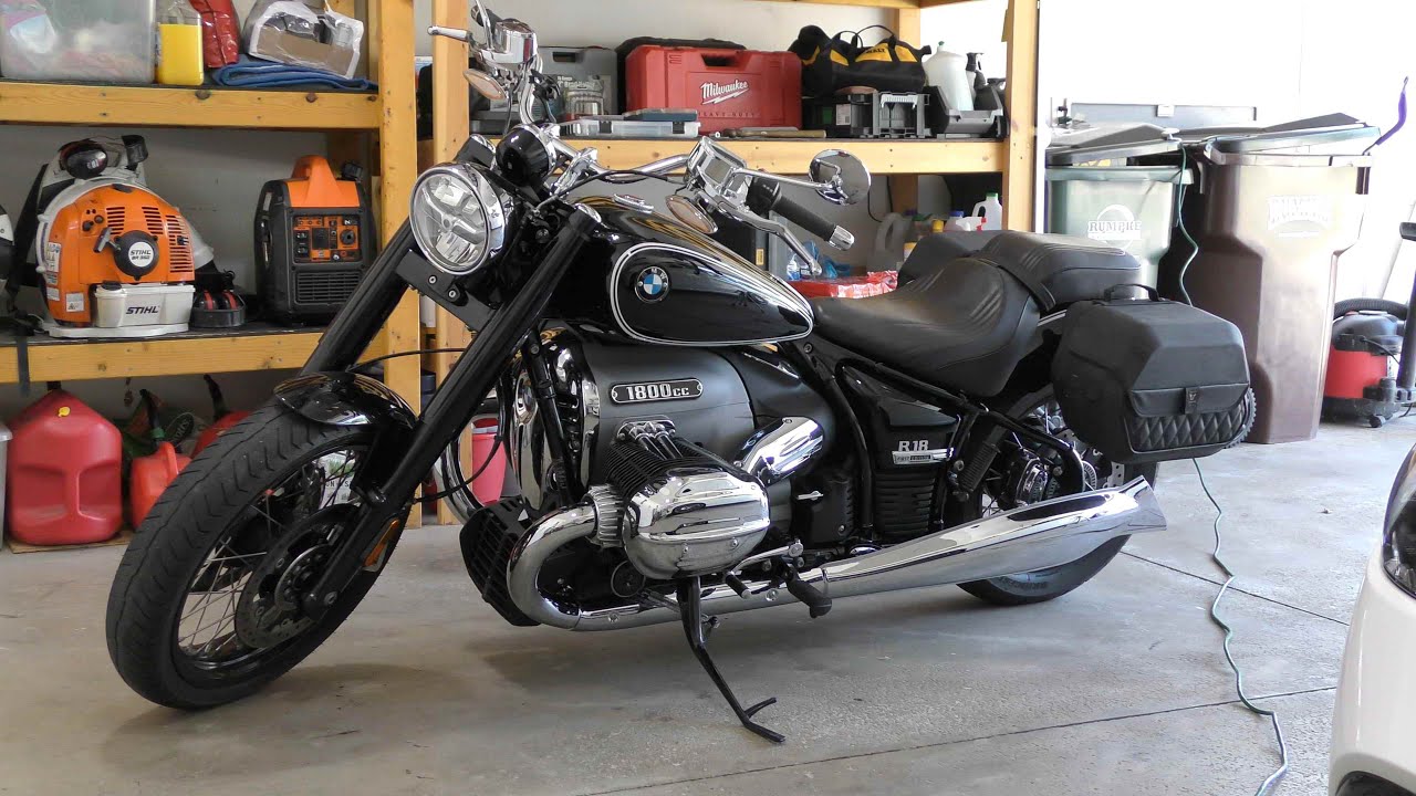 QuadLock USB phone charger install on a BMW R18 First Edition - YouTube