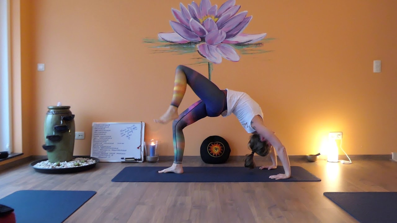 Eka Pada Chakrasana - YouTube