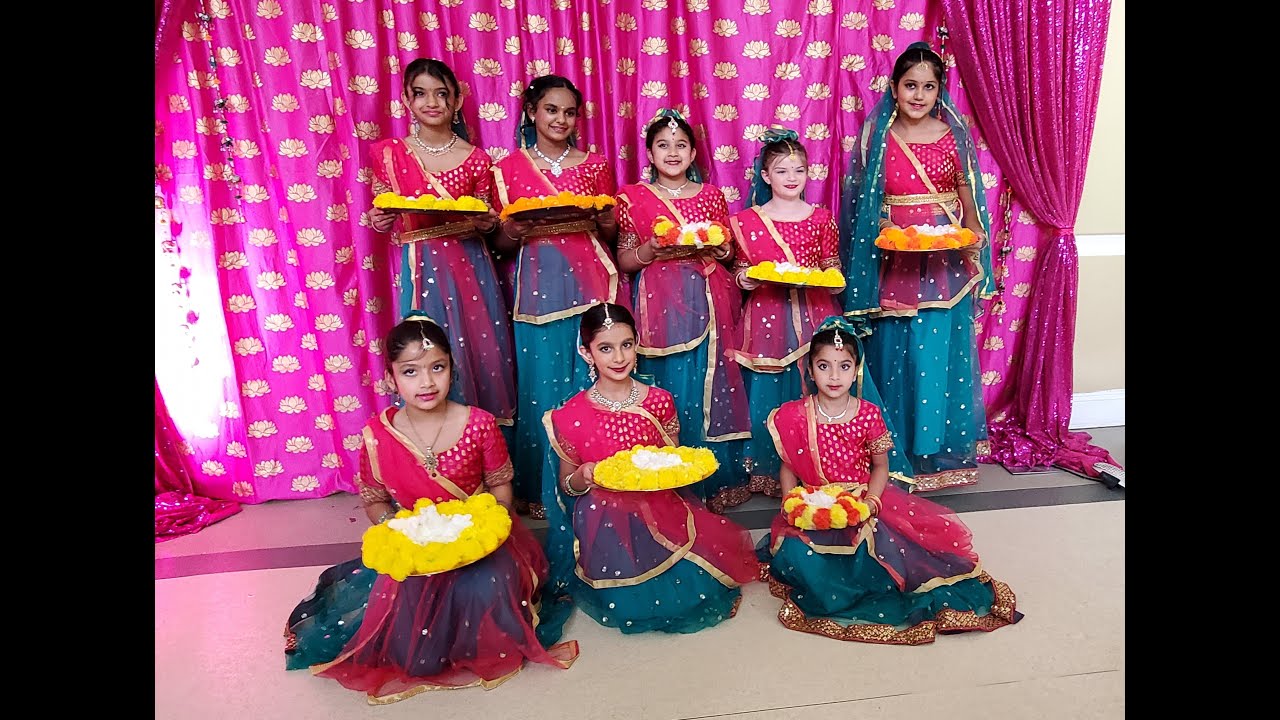 Soja Zara I Diwali Mela 2022 Girls Performance I Charlotte I Shreya's ...