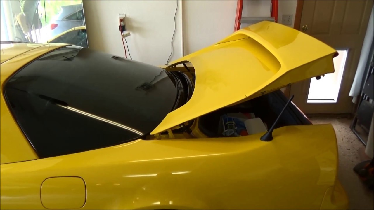 S1E18 New Trunk Struts for the NSX - YouTube