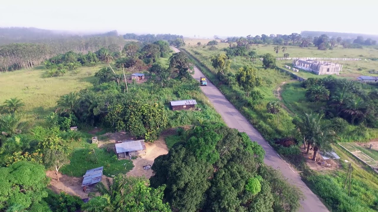 Vue Aérienne Sur Madingou - République du Congo – Afrique Centrale ...
