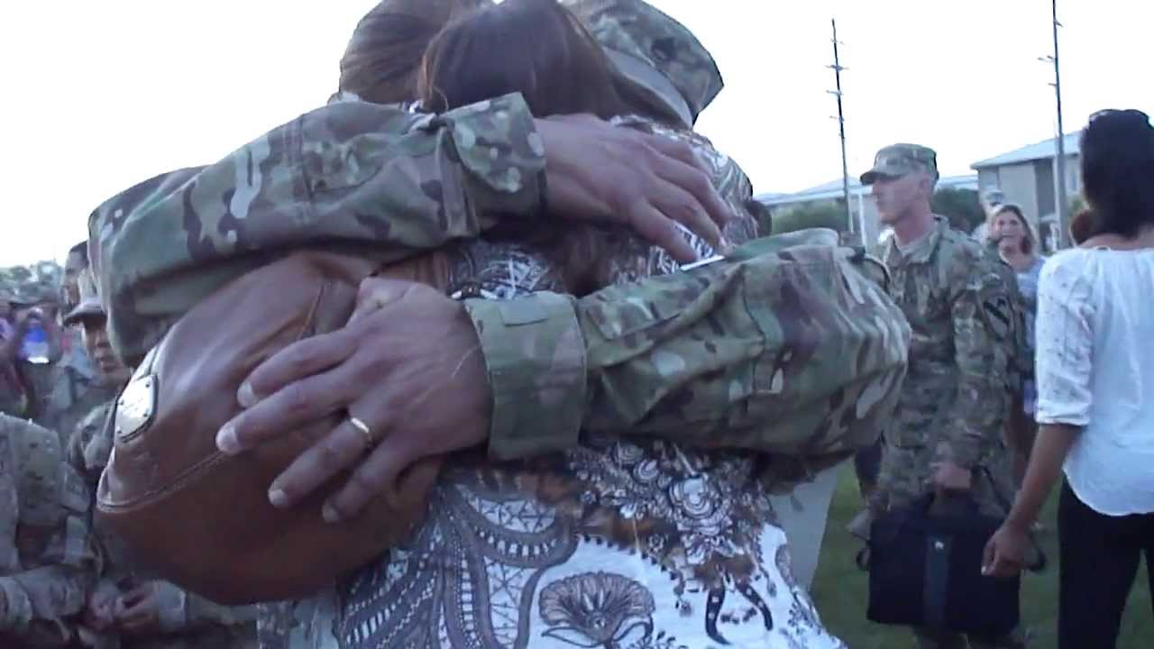 Soldier coming back home - YouTube