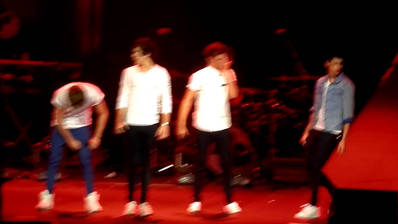 One Direction WMYB Mohegan Sun 12/1/12 *Harry* - YouTube