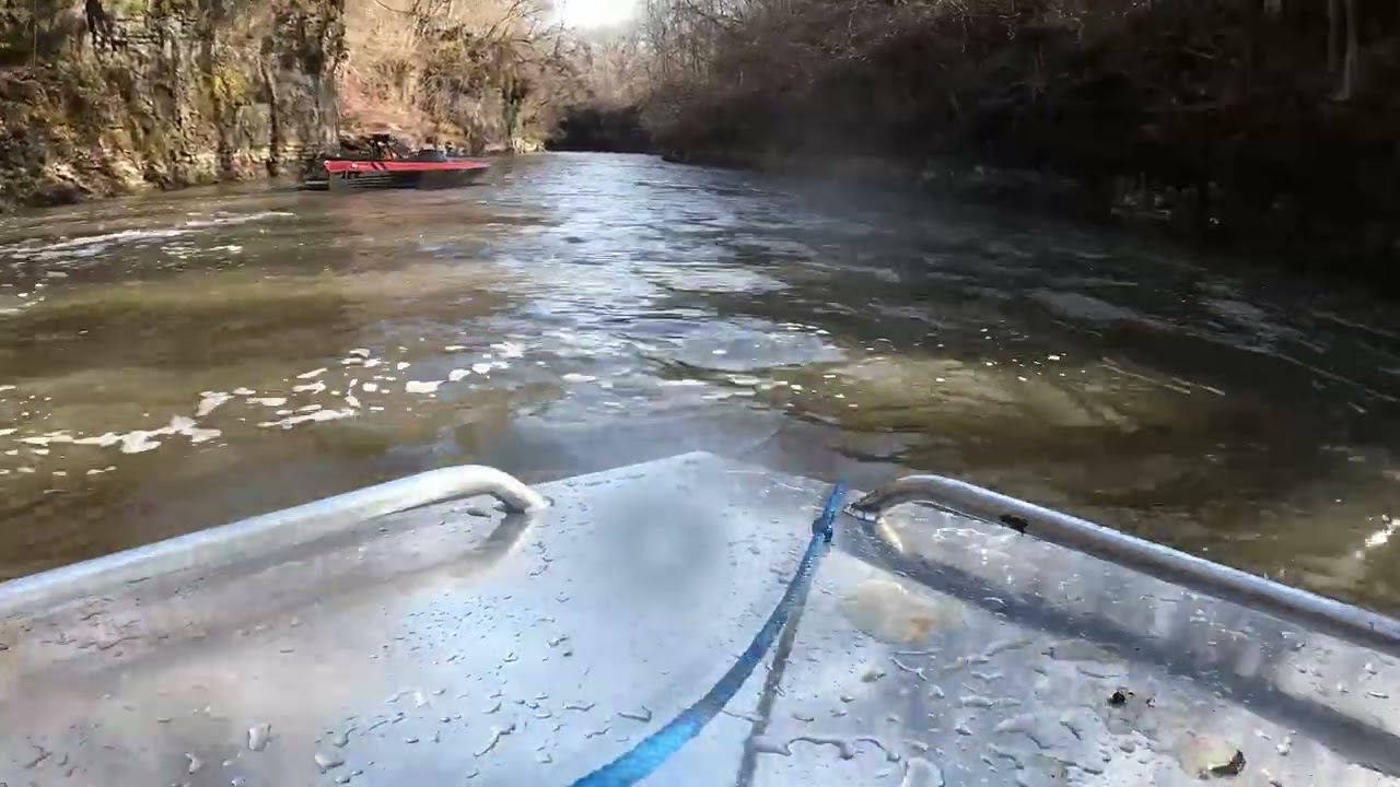Mini jet boat Rock Creek off the Kankakee River - YouTube