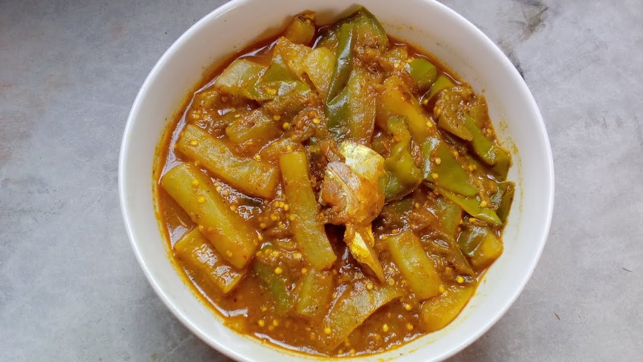 গ্রামীণ পরিবেশে বেগুন দিয়ে ইলিশ মাছের দারুণ রেসিপি || begun diye elish ...