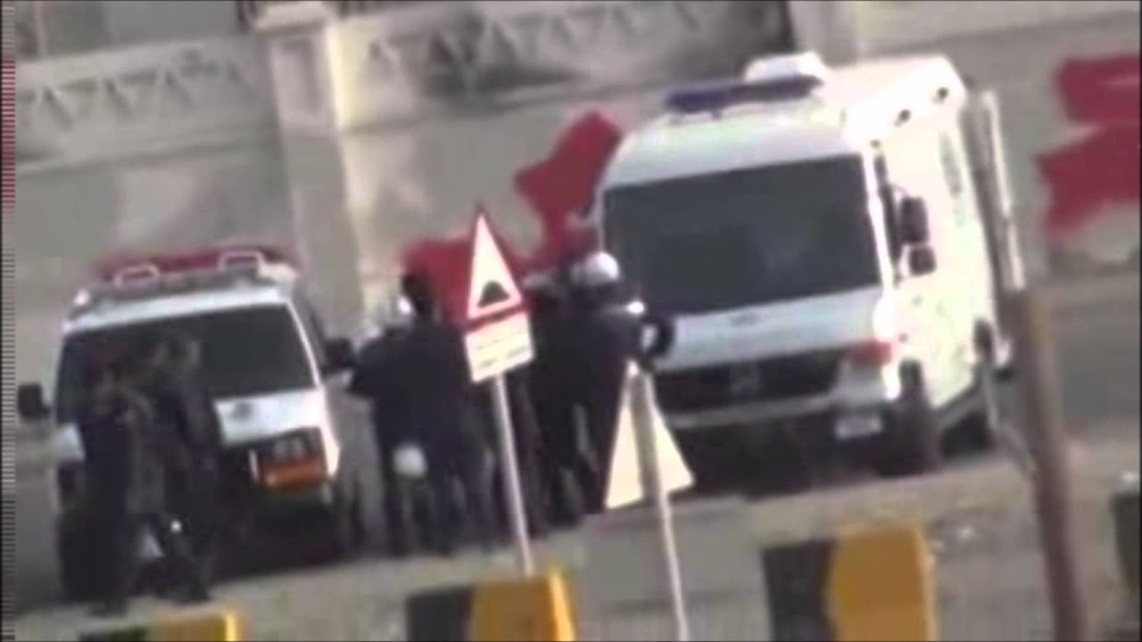 Bahrain Bomb Squad in Sitra 04-05-2012 - YouTube