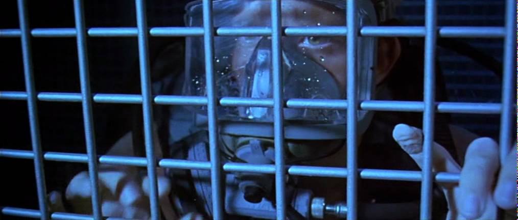 Deep Blue Sea trailer - YouTube