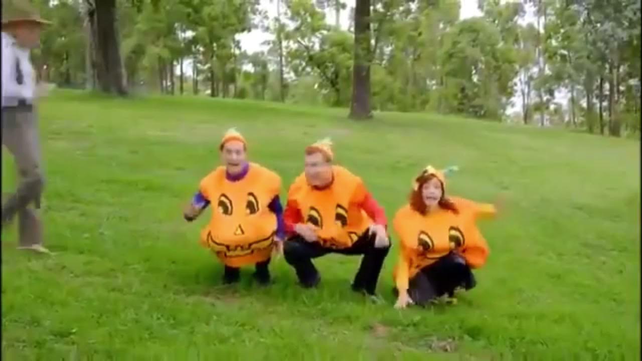 Three Little Pumpkins - YouTube