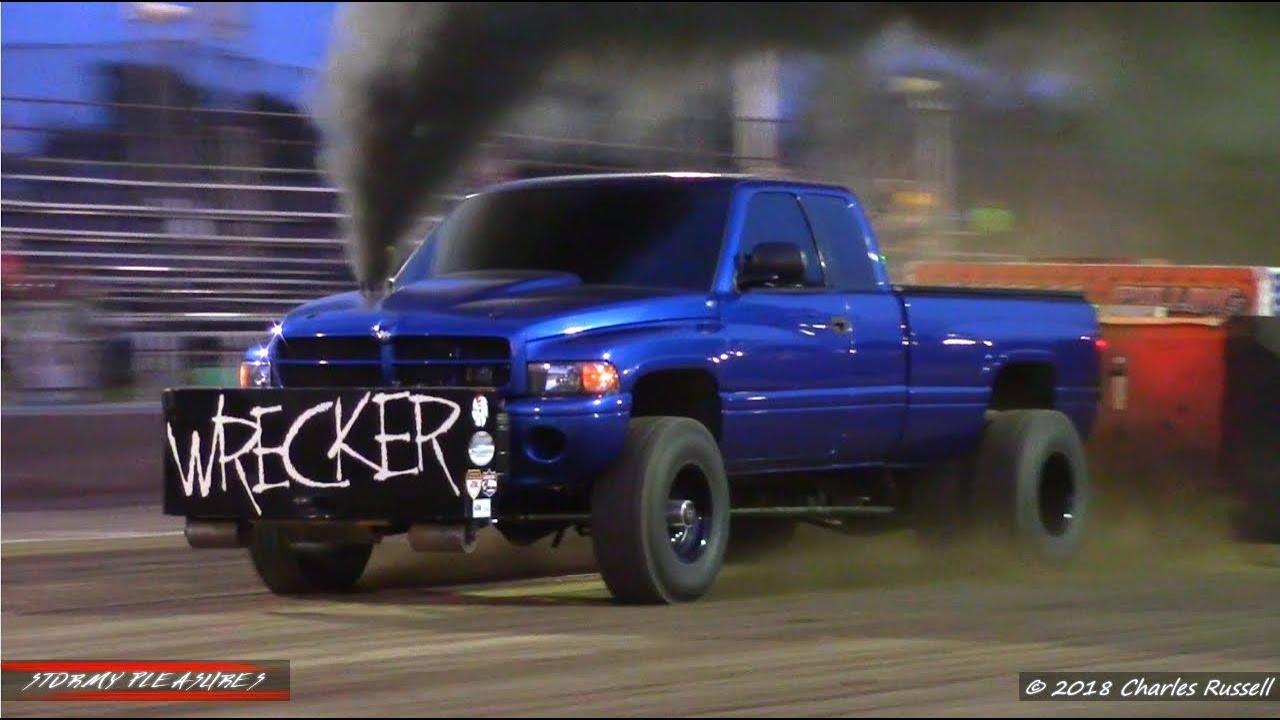 Tractor/Truck Pulls! 2018 MICHINDOH Arcola, IN Pull - YouTube
