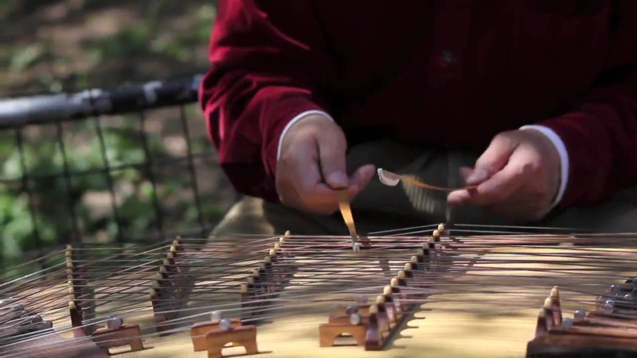 Old Man Playing the Yangqin in Central Park - NYC - YouTube