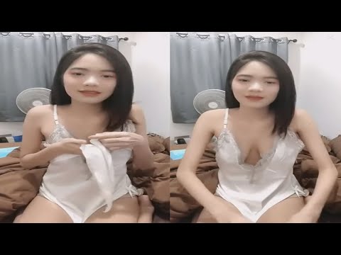 Sea Field Mind 257​ :Beautiful girls dance very emotional BIGO LIVE