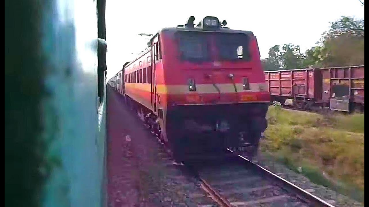 18238 Chhattisgarh Express Crosses Our 12252 Wainganga SF Express at ...