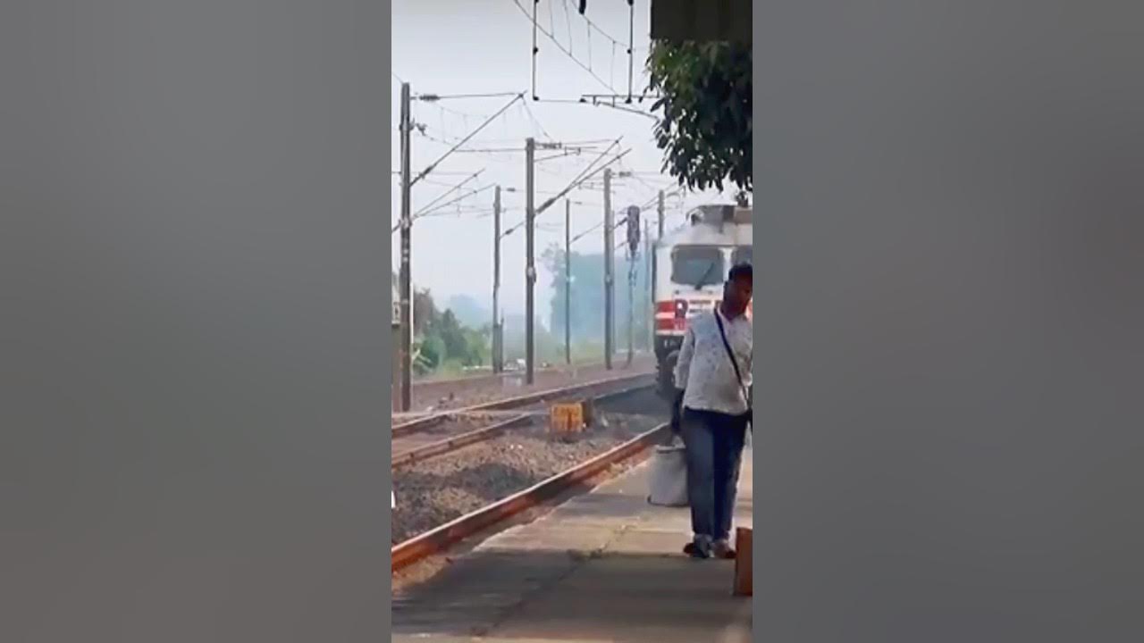 Howrah jan shatabdi express 12024 #shorts #viral #train #railway #travel - YouTube