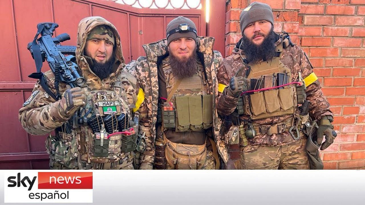 EXCLUSIVA: Los chechenos luchan contra Putin en Ucrania - YouTube