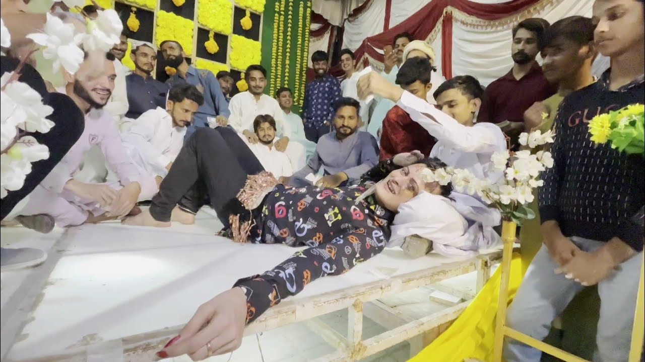 Chaskay Kyun Lenda Ay , Moon Jani Dance Performance 2023 - YouTube