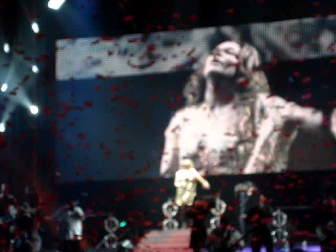 jennifer lopez show on stage