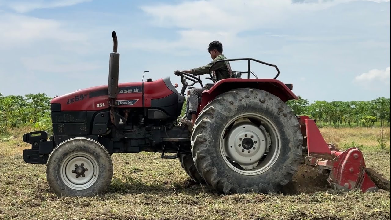 JCB and tractor loading in very hard mud powerful tractor | tractor ...