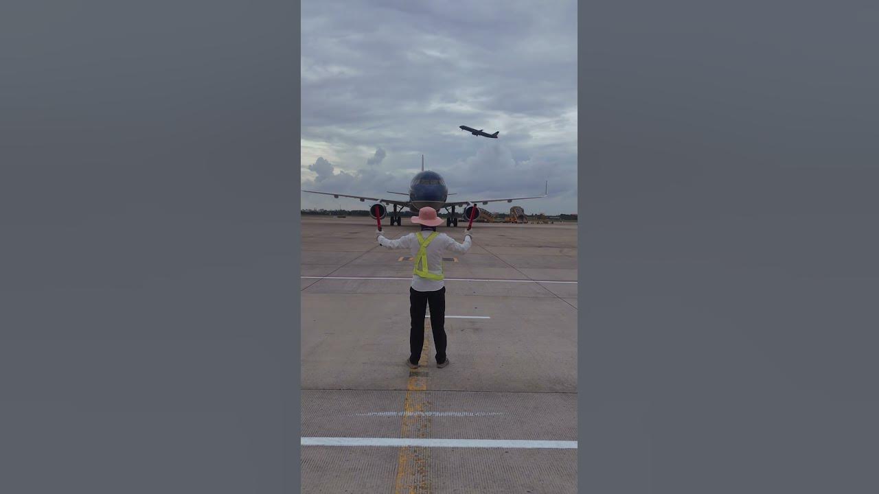Aircraft Marshaling Youtube