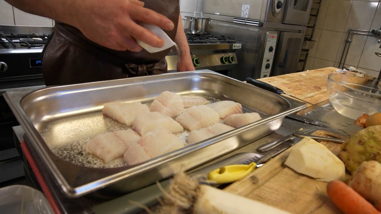 Fersk fisk, lever og rogn - YouTube