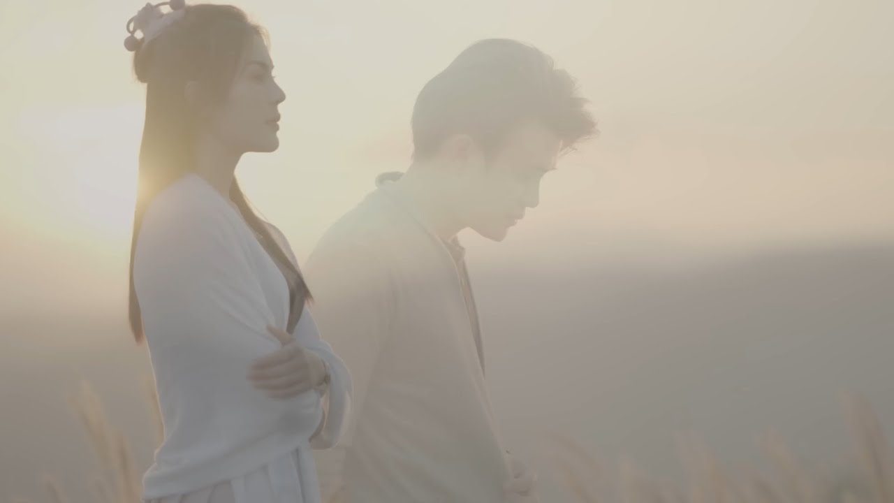 【Karaoke】မႂ်မႆႉၶဵဝ်ပိဝ် ใบไม้เขียวปลิว Inn Fung - YouTube