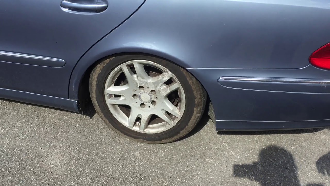 Mercedes E Class Rear suspension leak suspension E320CDI - YouTube