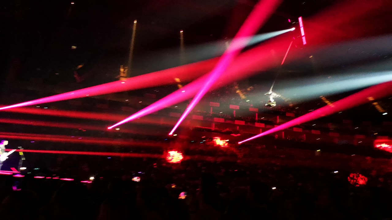 Muse live at the o2 - YouTube