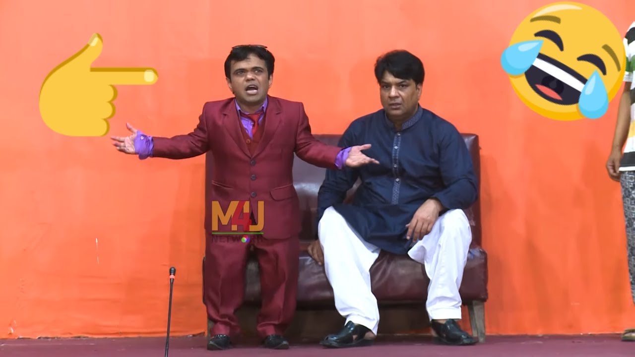 Vicky Kodu and Qaiser Piya with Shazeb Mirza | Stage Drama Pyaar Wala ...