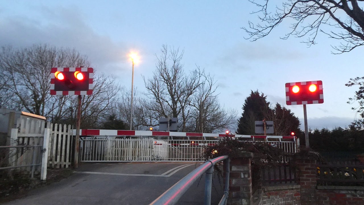 Hewish Level Crossing 07/03/2020 - YouTube