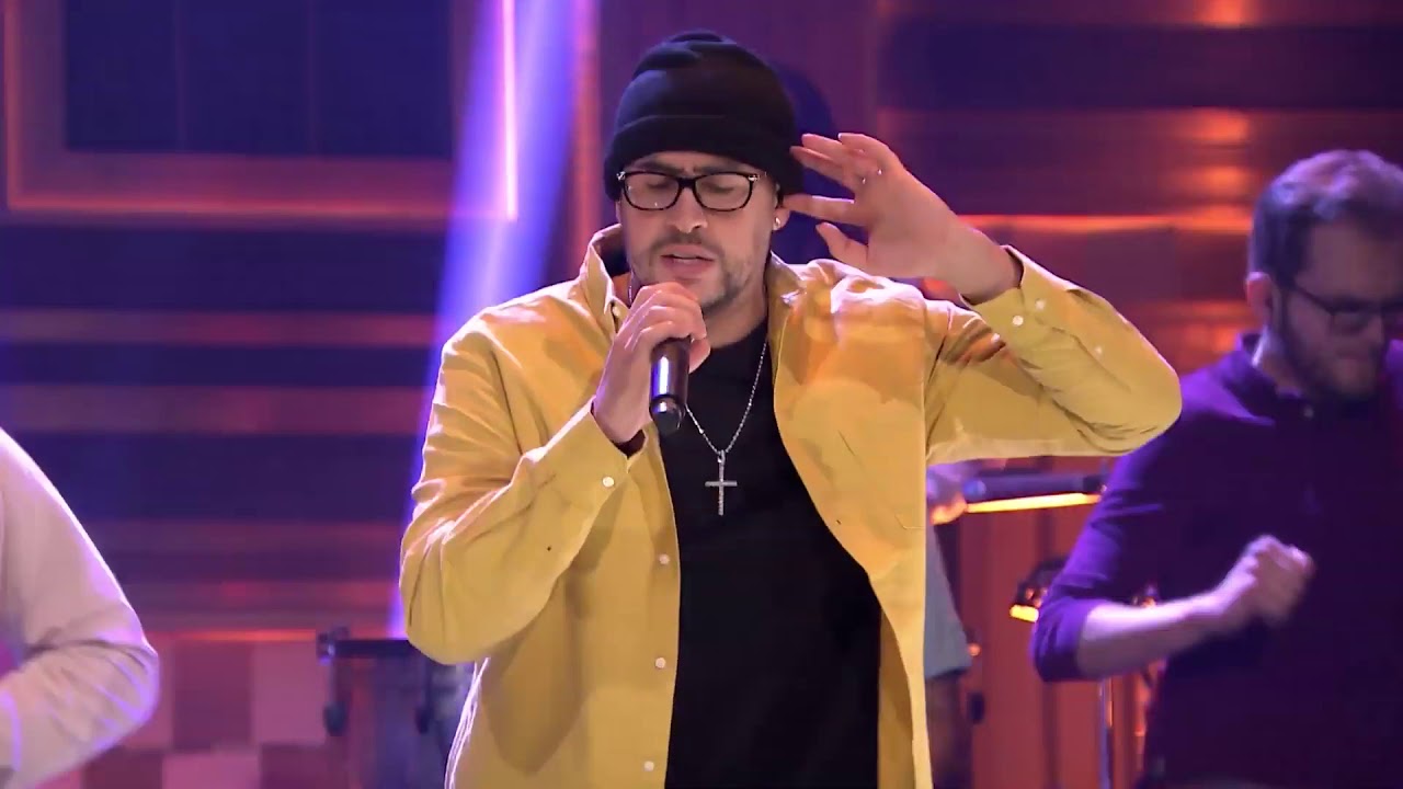 Residente Ft. Bad Bunny - Bellacoso (Live) - YouTube