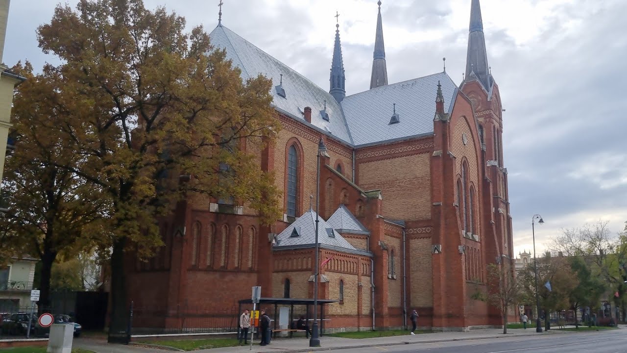 Békéscsaba Walk 4K - Kossuth tér to Csaba Center - YouTube