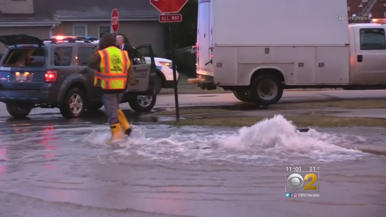 Water Main Break Floods Several Blocks In SauganashS - YouTube