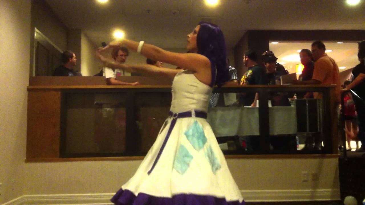 Rarity Dancing to MLP Equestria Girls - YouTube