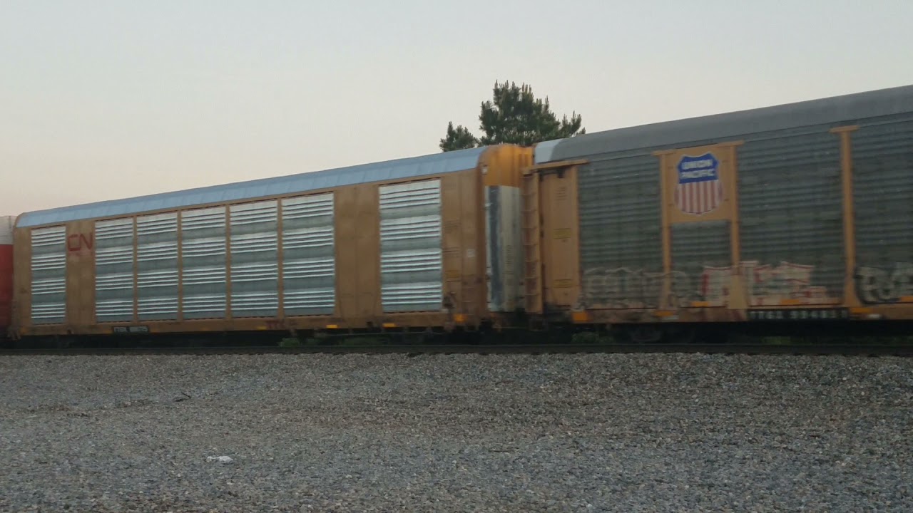 Norfolk Southern auto-rack train headed to Chattanooga - YouTube