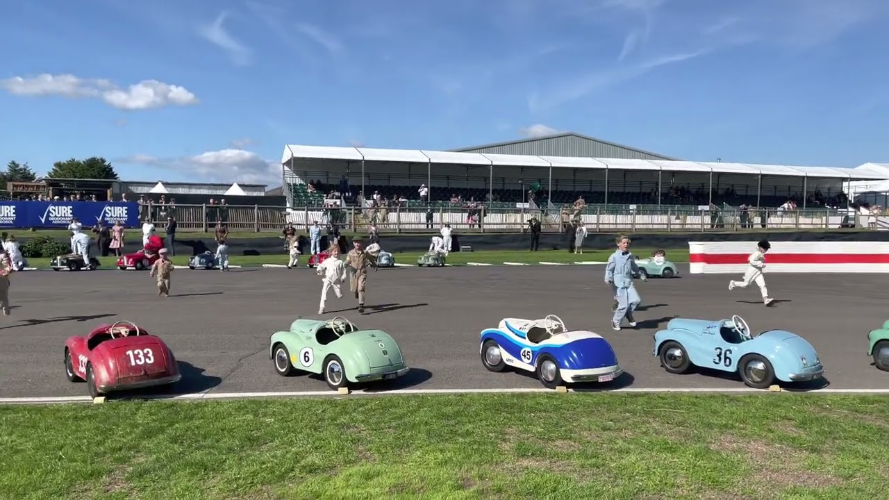Goodwood Revival 2022 Austin J40 settrington cup race - YouTube
