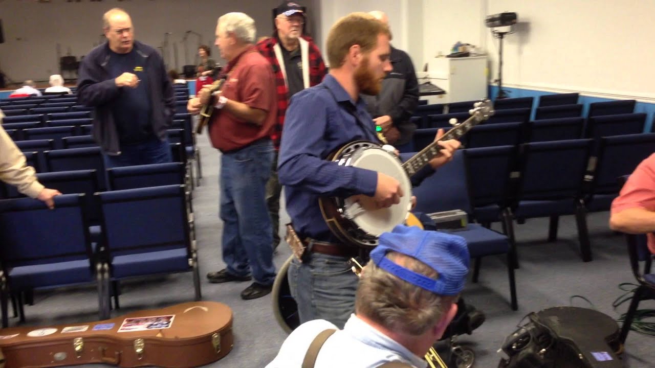 Old Fashioned bluegrass jam...Jan. 2016 at the Music Hall - YouTube