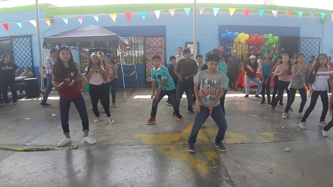 Baile Coreografía Con calma - YouTube