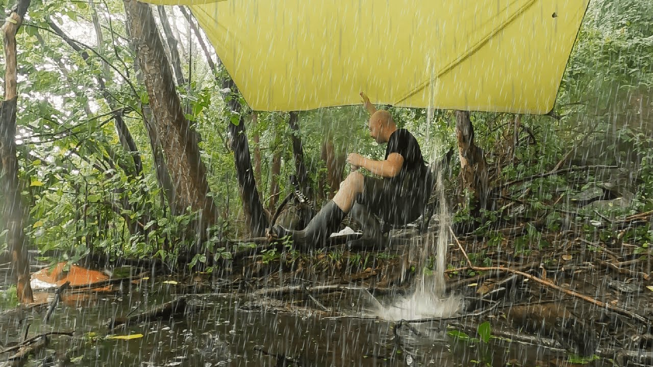 Urban Stealth Camping in HEAVY RAIN | Solo Overnight in the City Under ...