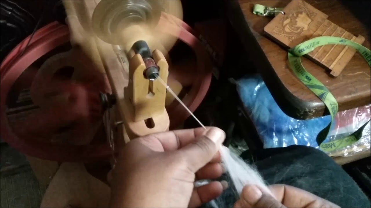 Handspinning: Angora Rabbit - YouTube
