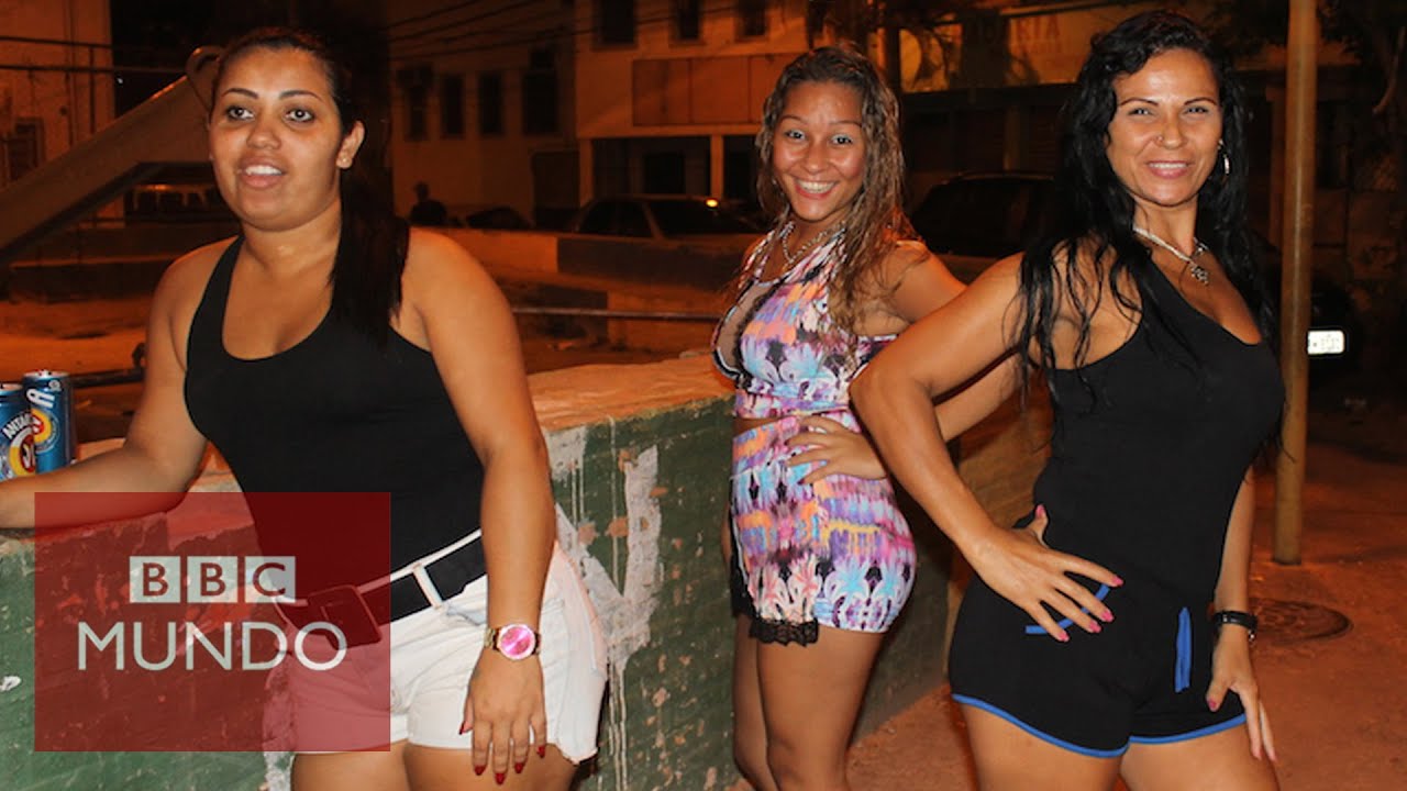 Cómo es una fiesta funk en una favela de Río de Janeiro - YouTube