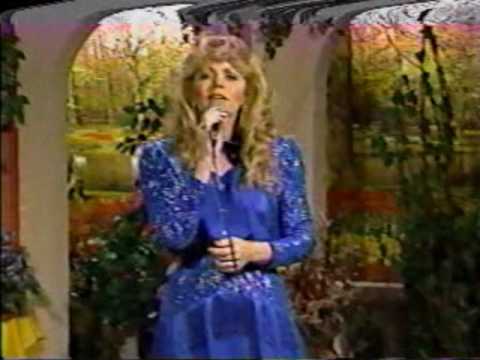Judy DeRamus performing "Driftwood" - YouTube