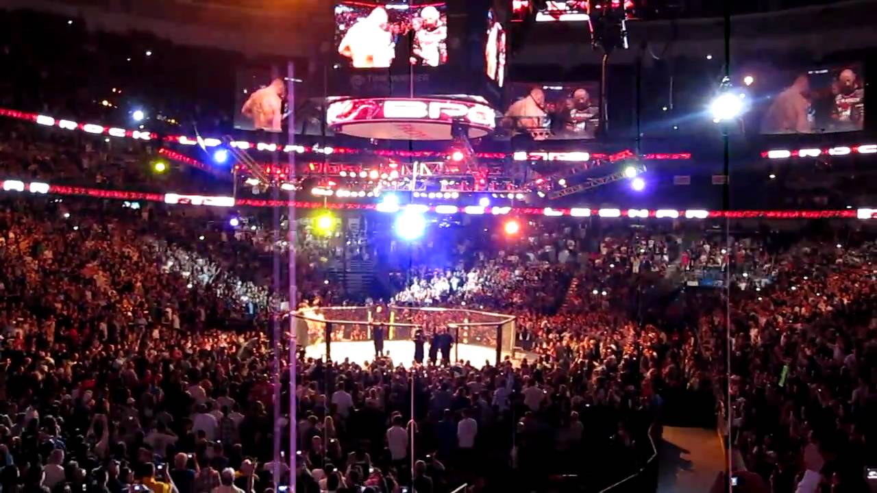 UFC 121 - Brock Lesnar Entrance - YouTube
