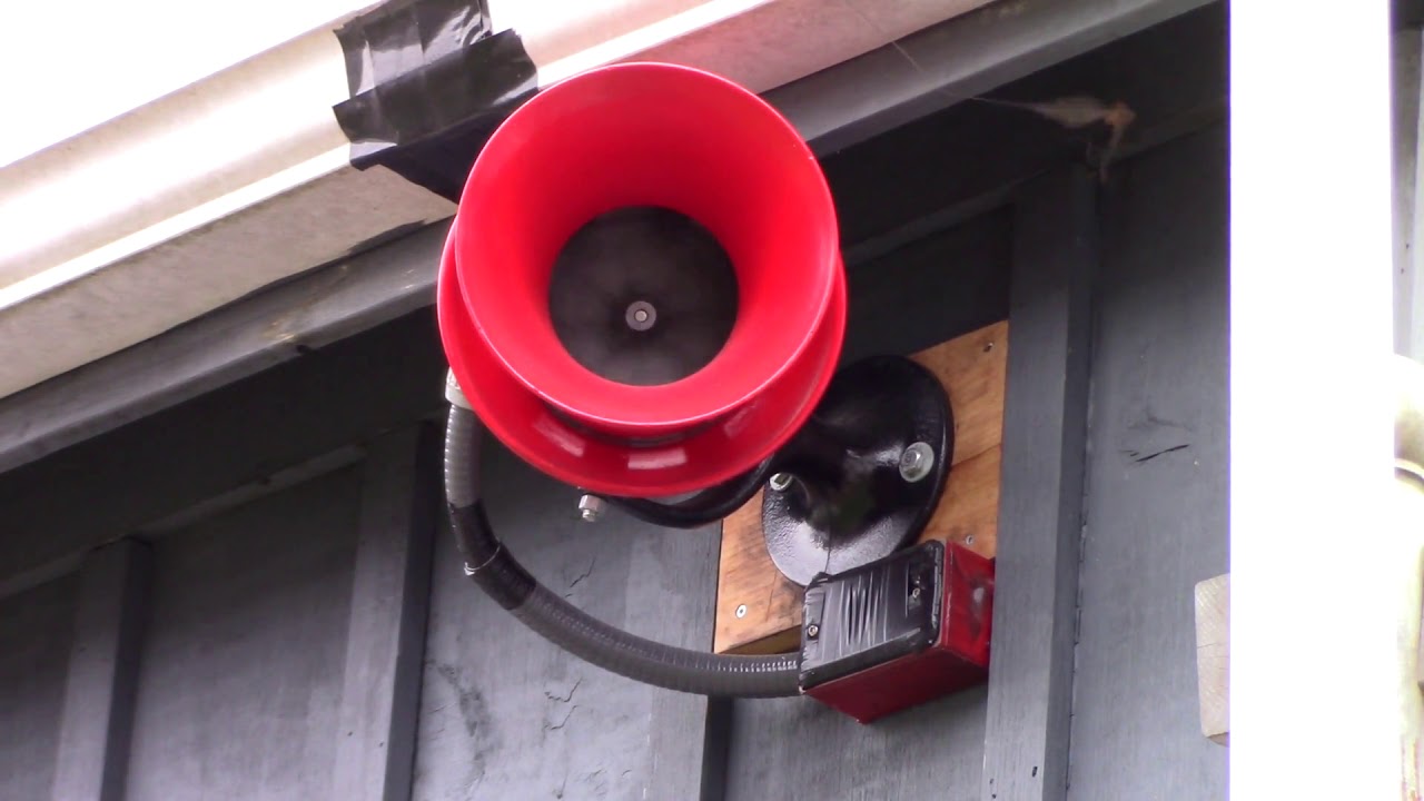 FS&S Model D Siren Test - YouTube